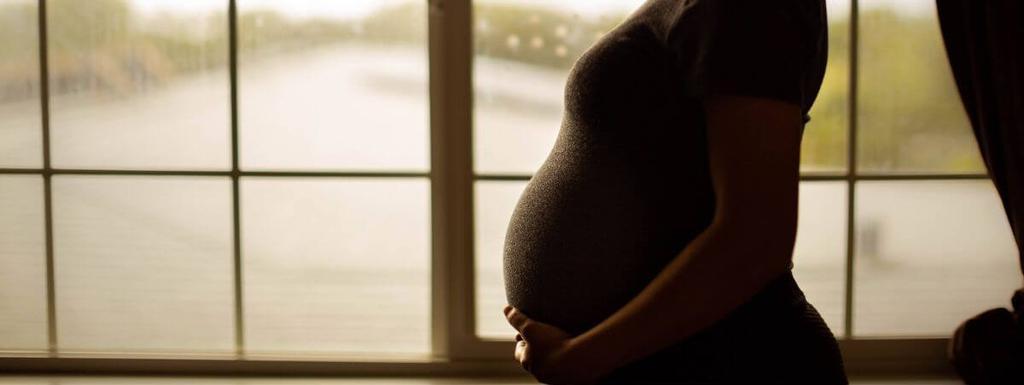 How to Navigate Pregnancy Loneliness | Peanut